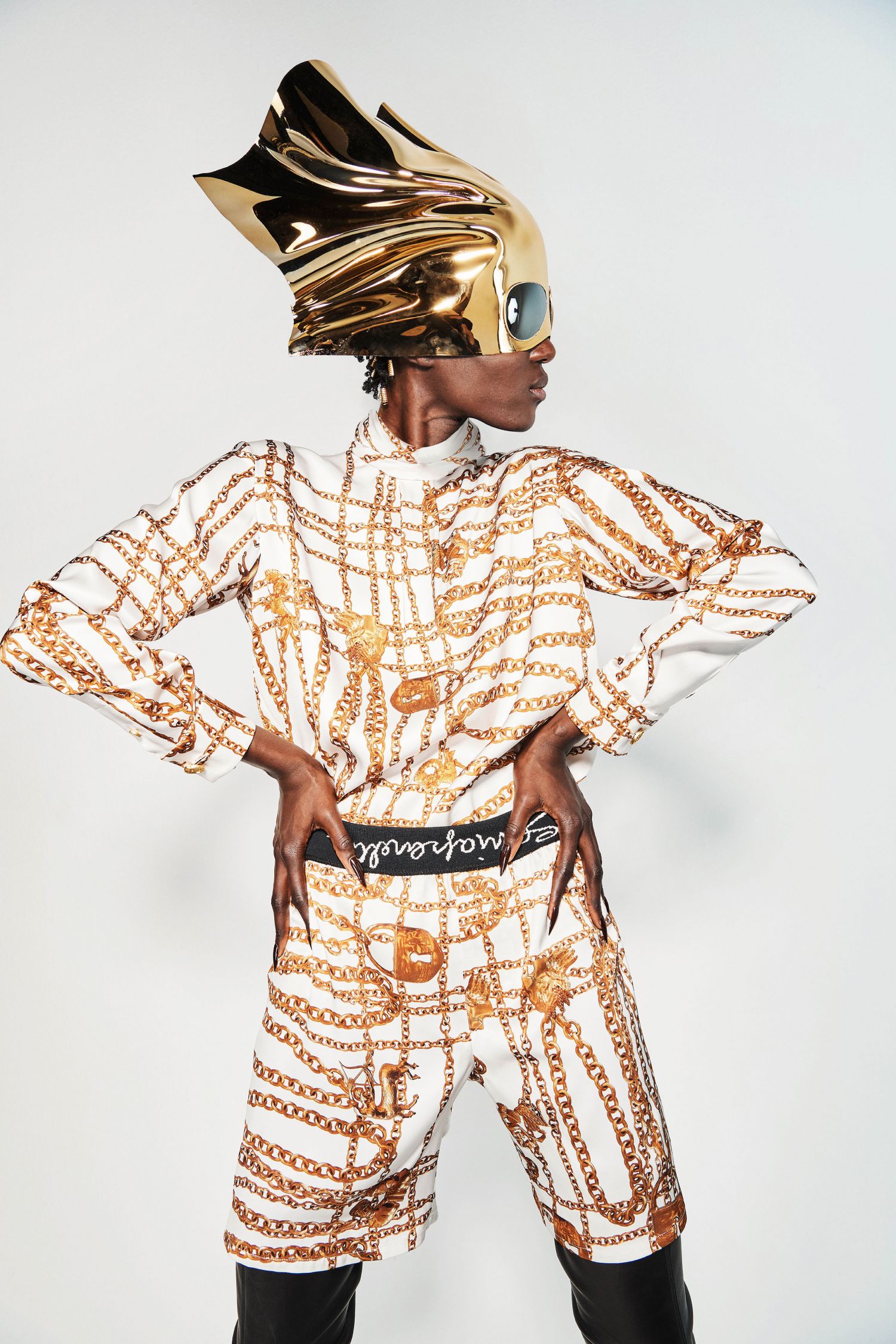 Maison Schiaparelli - Prêt-à-Porter Automne-Hiver 2021/22 : 29 / 35 ...